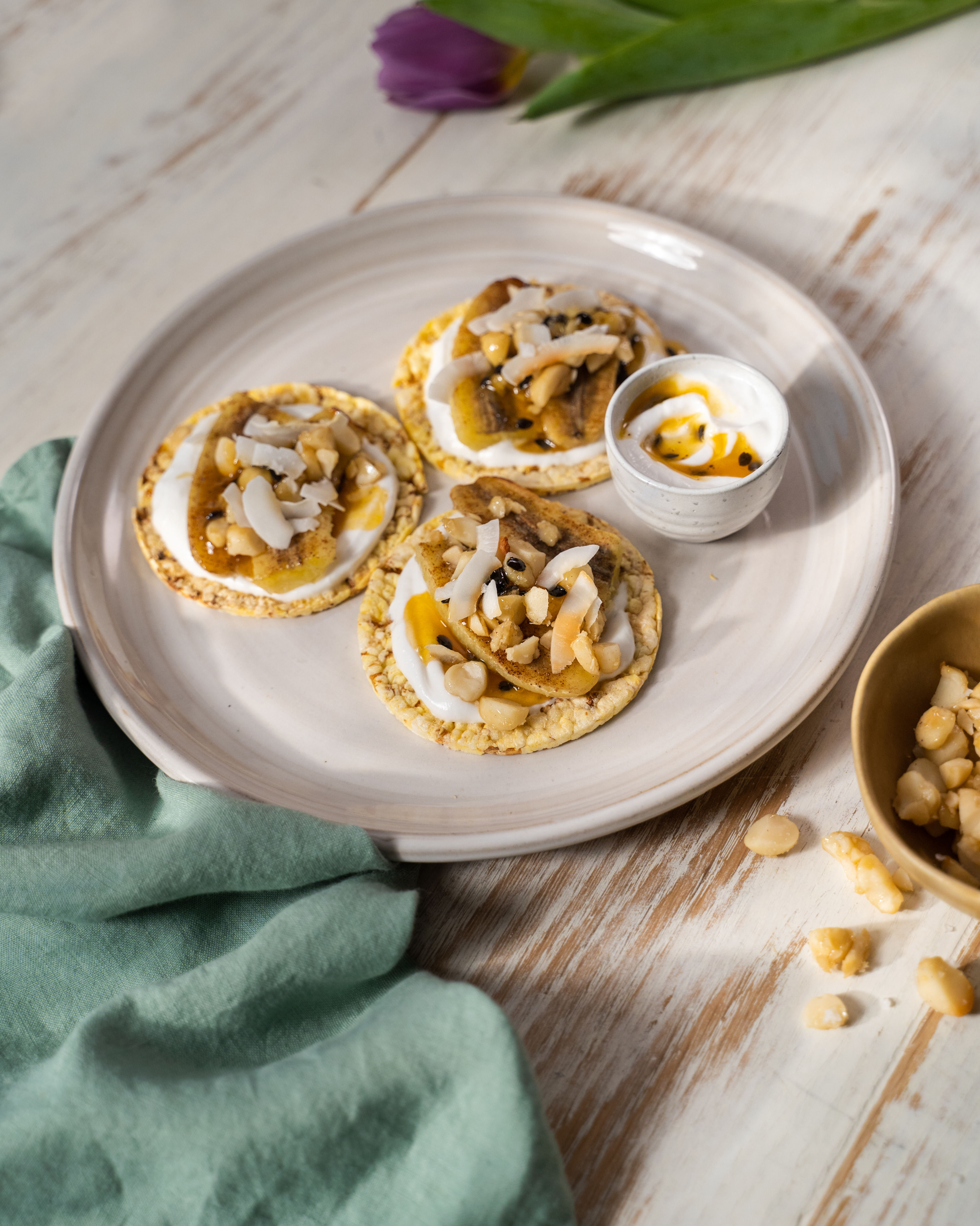 Dole NZ - Grilled Dole Banana & Macadamia Corn Thins